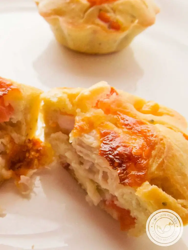 Cupcakes Salgados Recheado com Frango e Requeijão - Manga com Pimenta