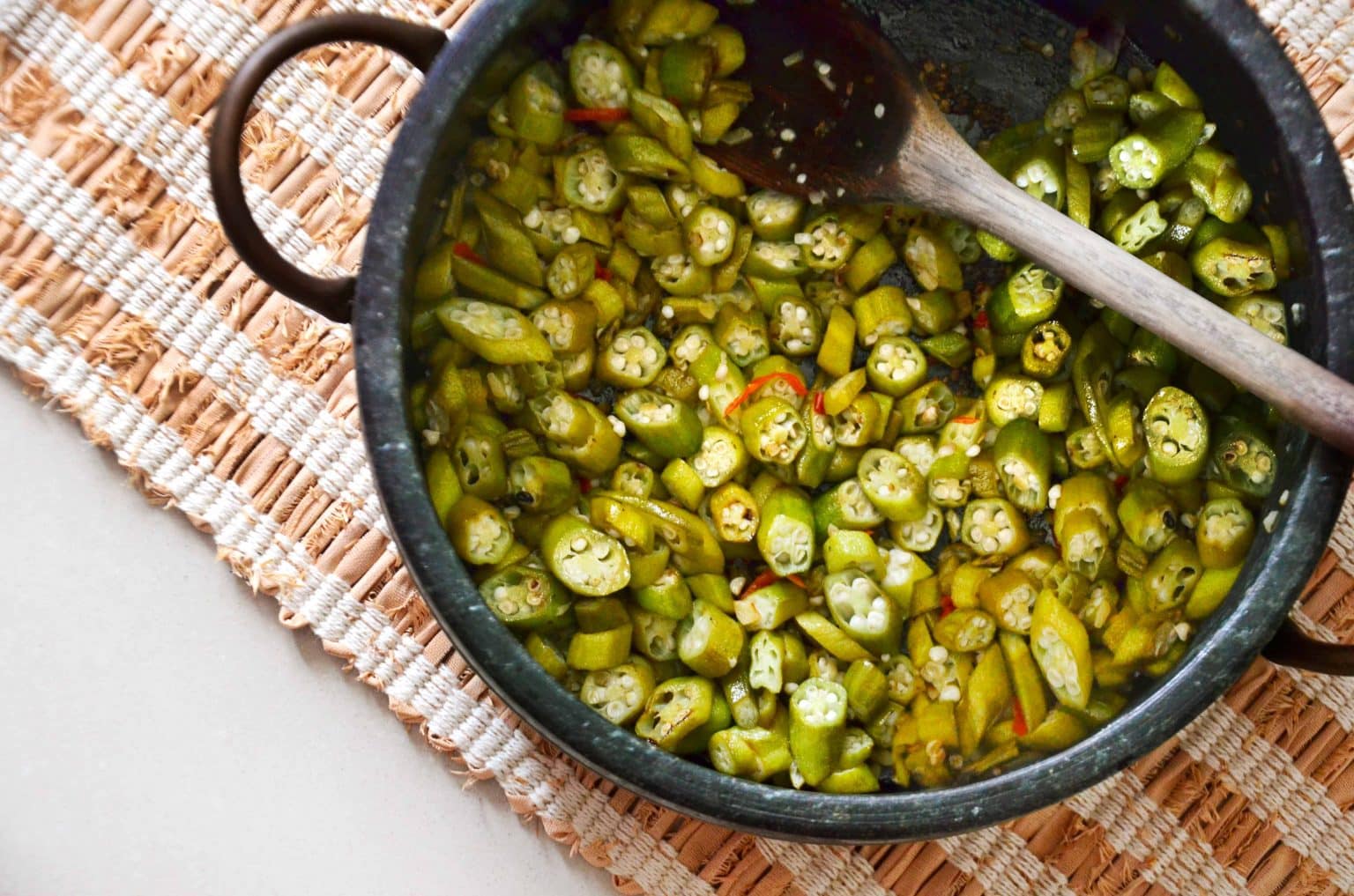 Como preparar quiabo refogado simples - Manga com Pimenta